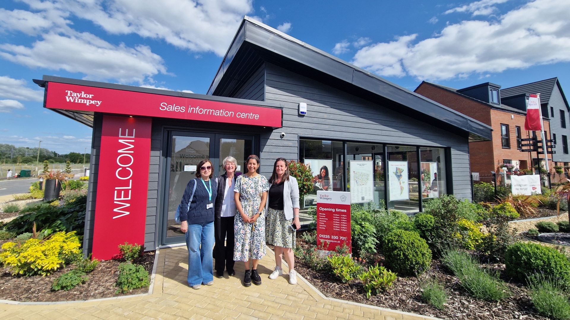 Taylor Wimpey’s Valley Park development welcomes leaders - The Oxford ...