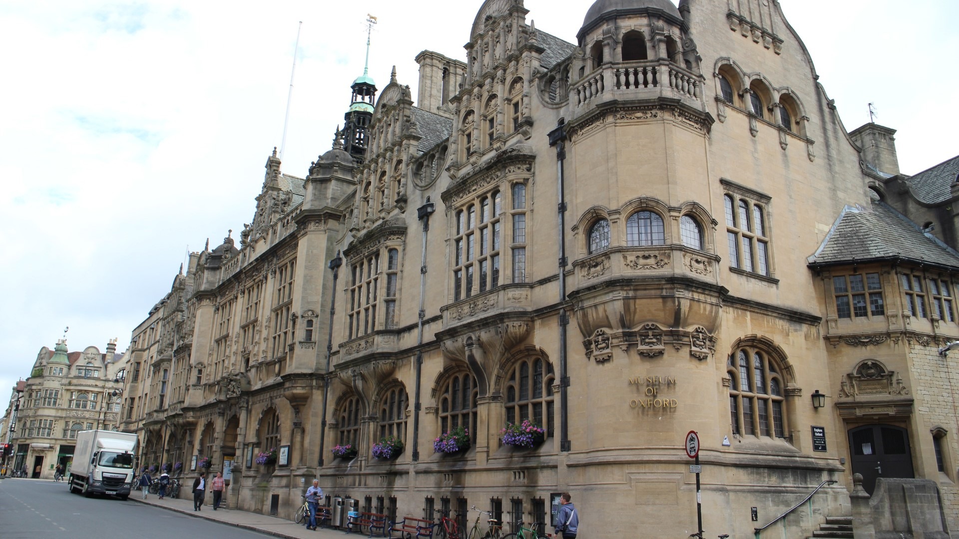 Inside the Oxford Town Hall - The Oxford Magazine